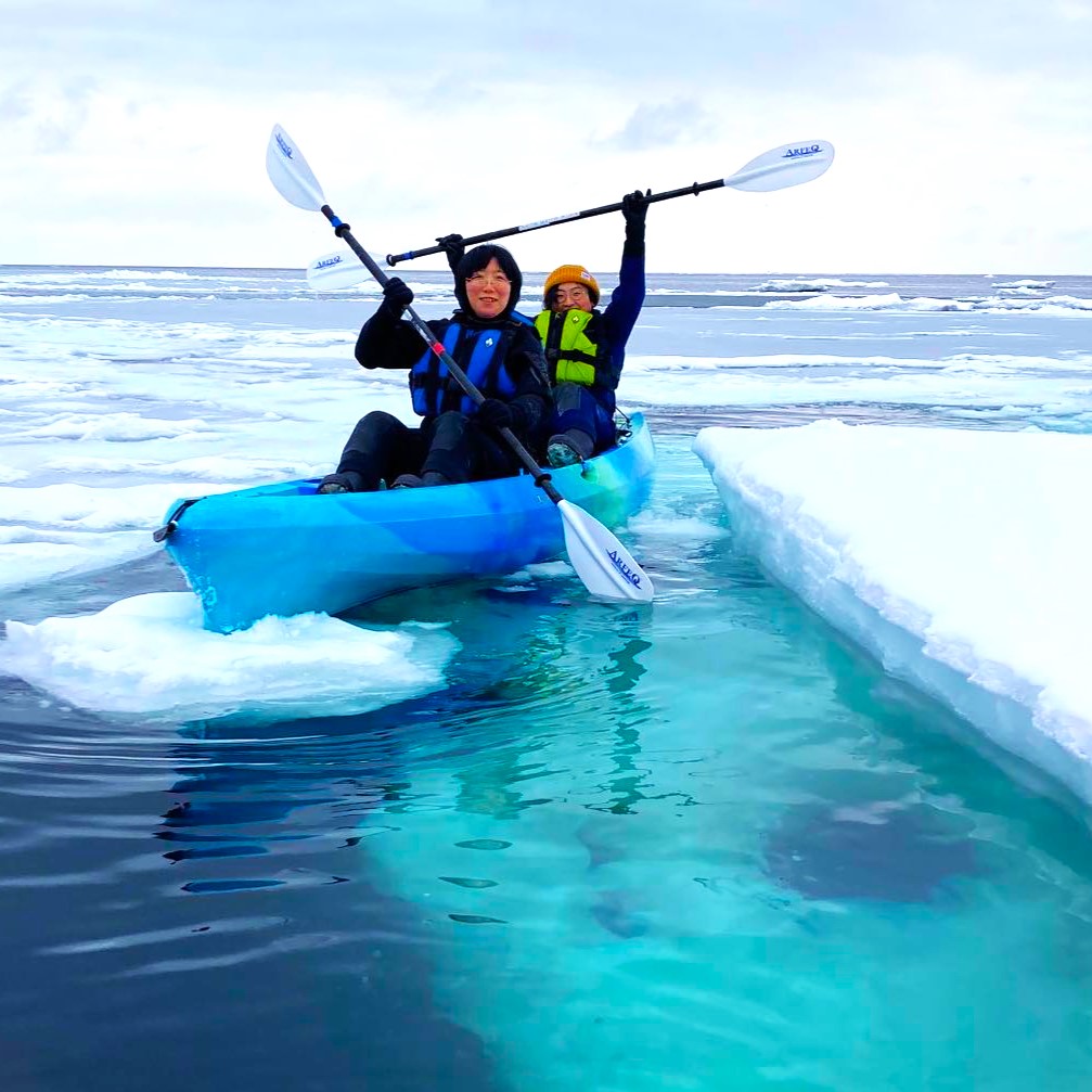Drift ice kayak tour / Abashiri — Hokkaido Xpert Travel