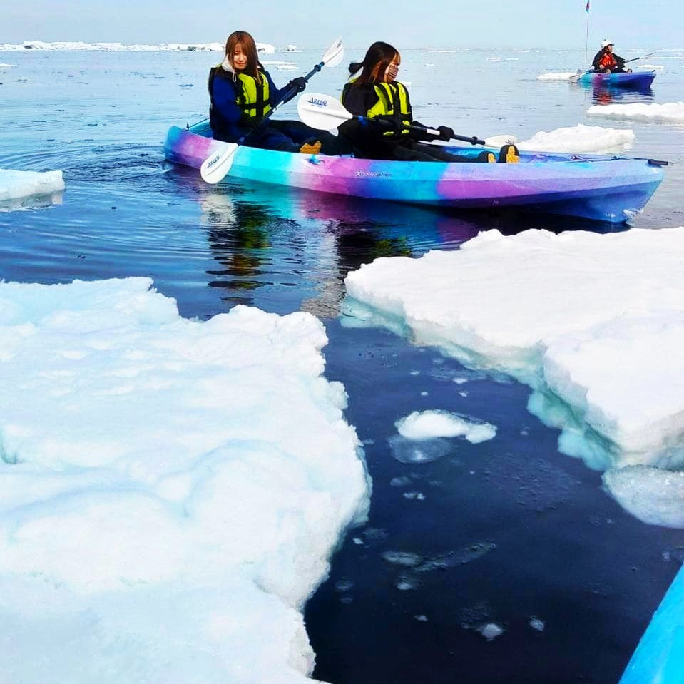 Drift ice kayak tour / Abashiri — Hokkaido Xpert Travel