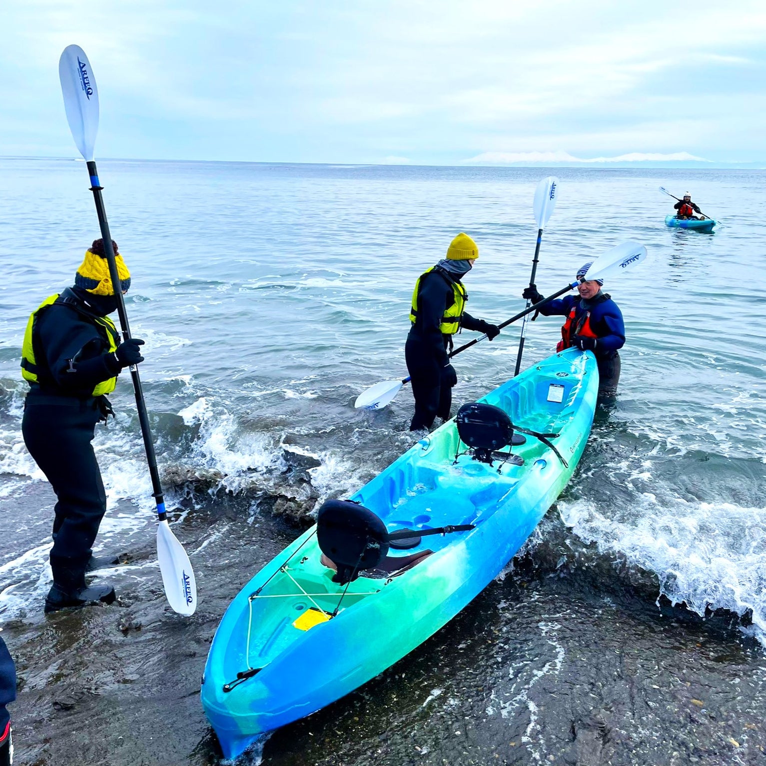 Drift ice kayak tour / Abashiri — Hokkaido Xpert Travel